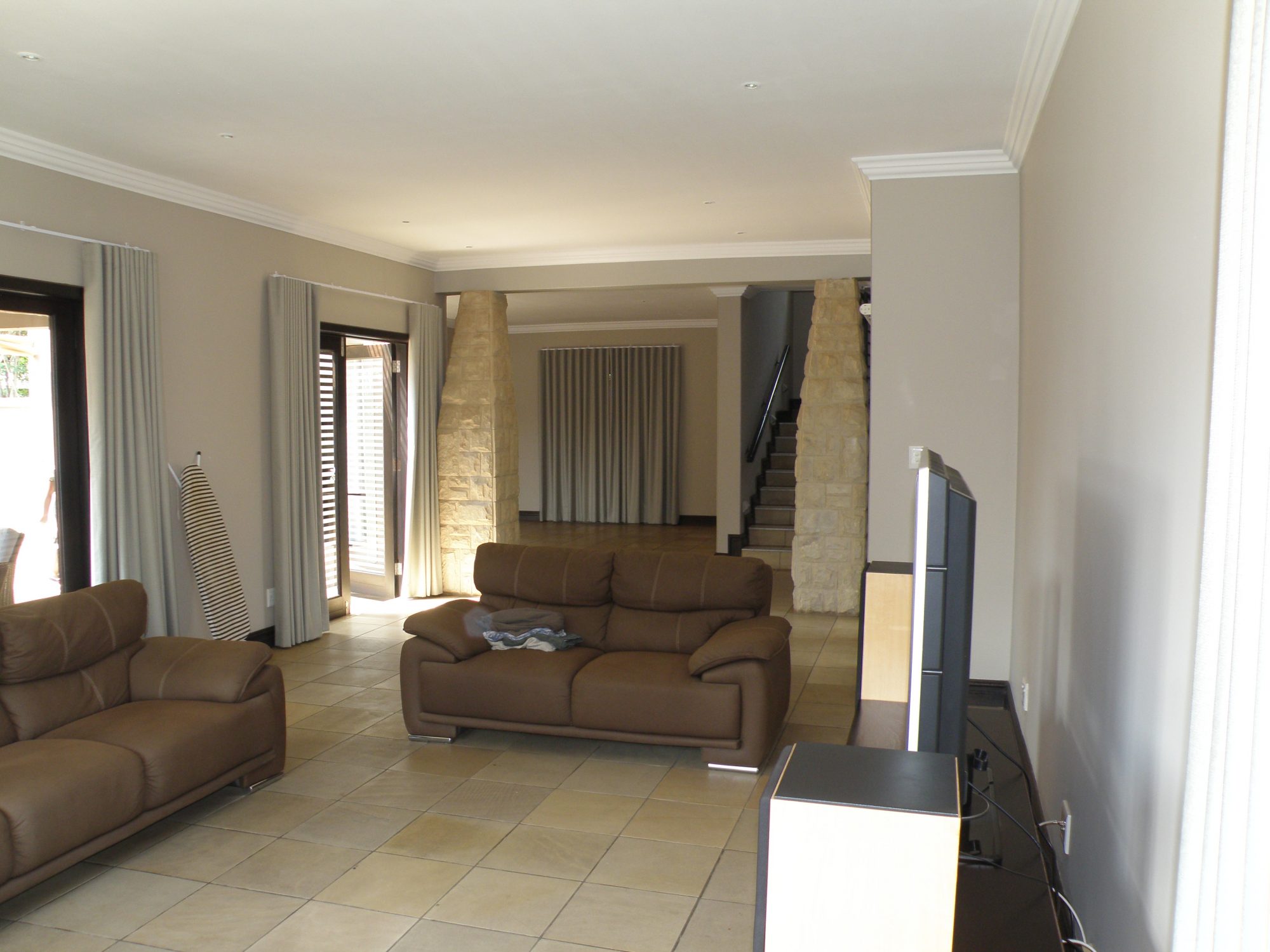 Sable Hills Waterfront Estate: Spacious 3 Bedroom House Close to Dam ...